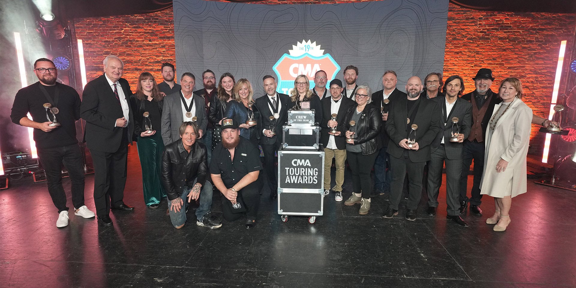 CMA Honors The Unsung Heroes Of Country Music Touring At Star-Studded ...
